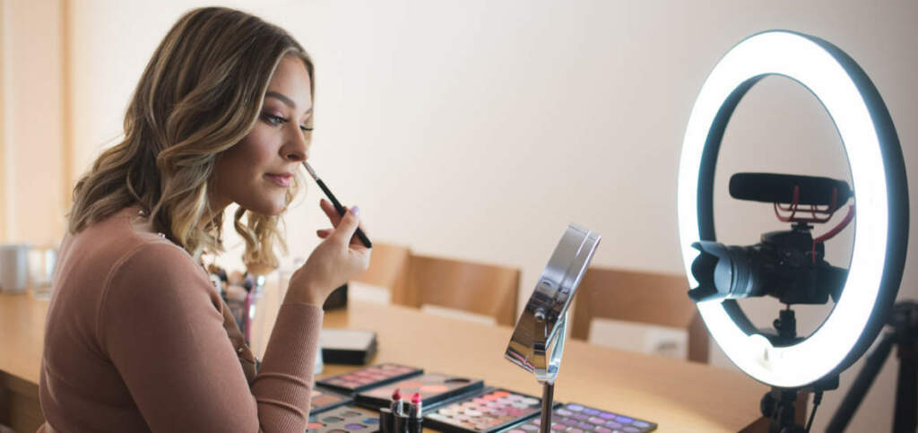 Influencer Approved Lighting For YouTube Videos & Insta - Focus Camera