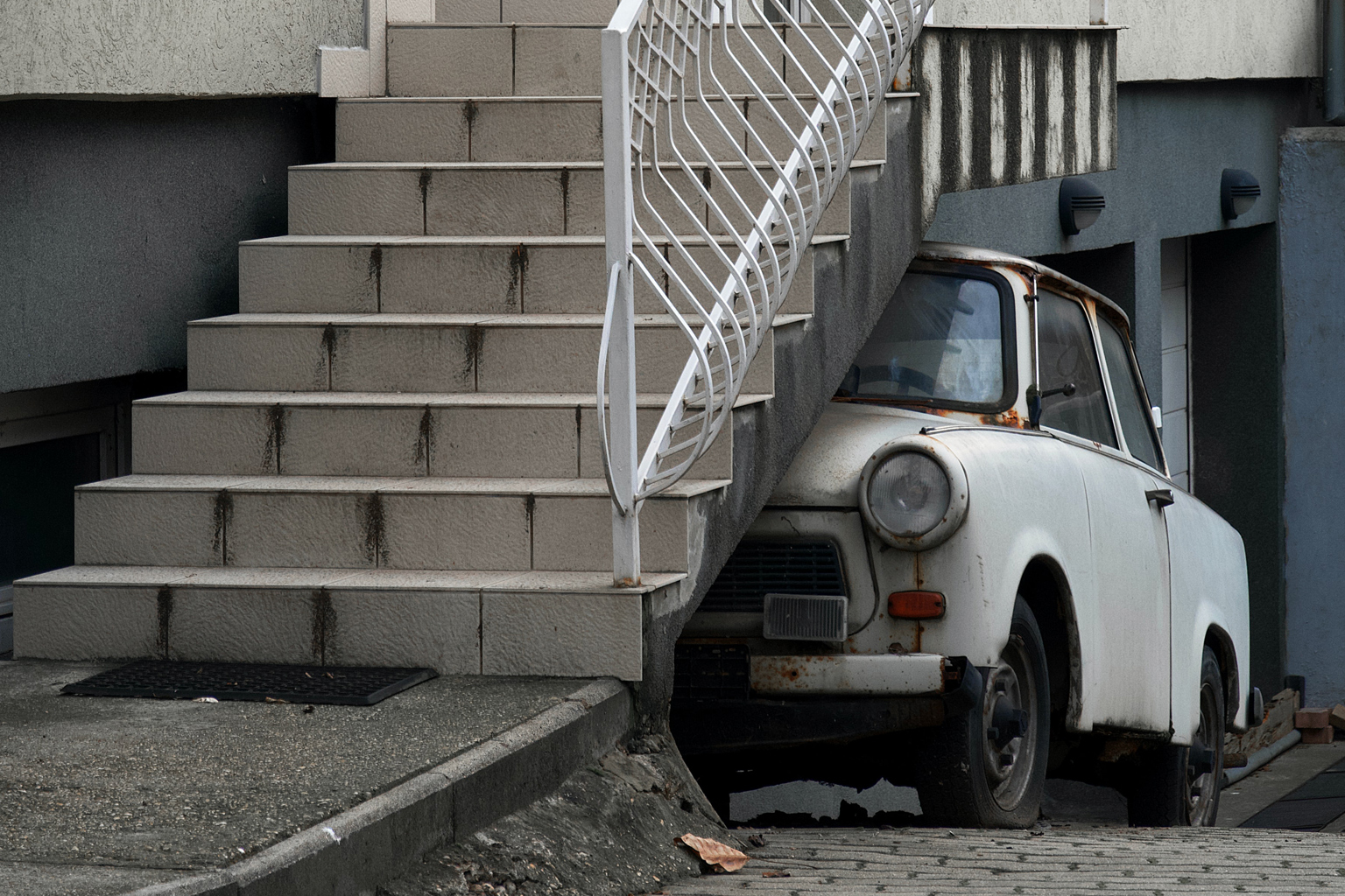 Repoussoir Explained & How to Use it in Photography - Focus Camera